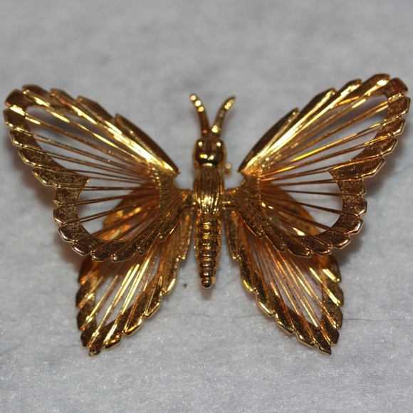 Monet | Jewelry | Vintage Monet Gold Tone Butterfly Brooch | Poshmark